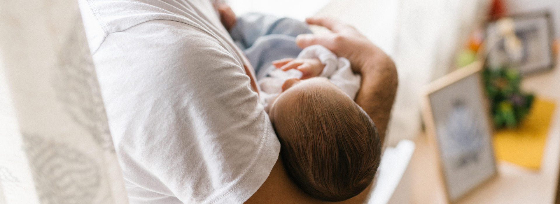7 Tricks NEW Dads Can Use To Help Get Babies to Sleep Effortlessly ...