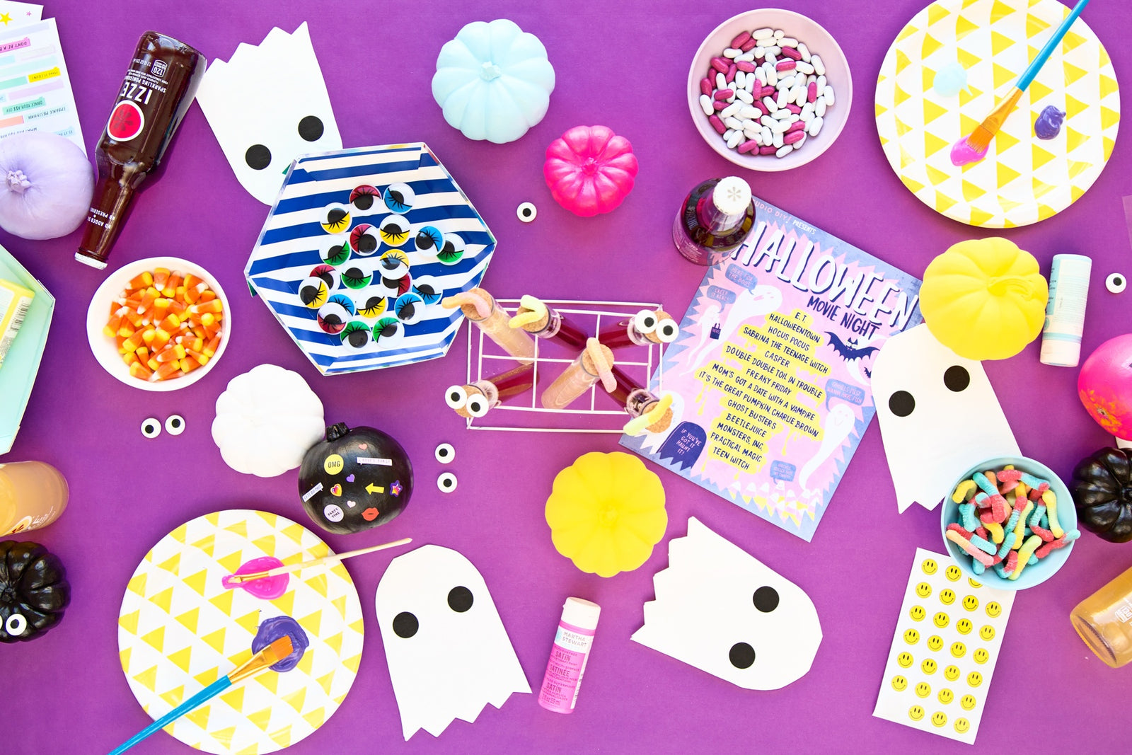 How to Host the Ultimate Halloween Slumber Party – SlumberPod